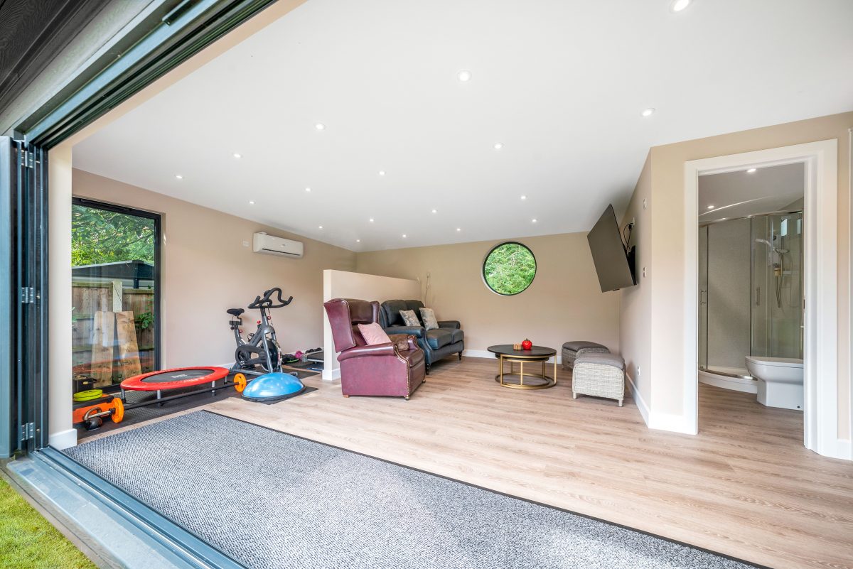 Granny Annexe Garden Room - Upminster, Essex