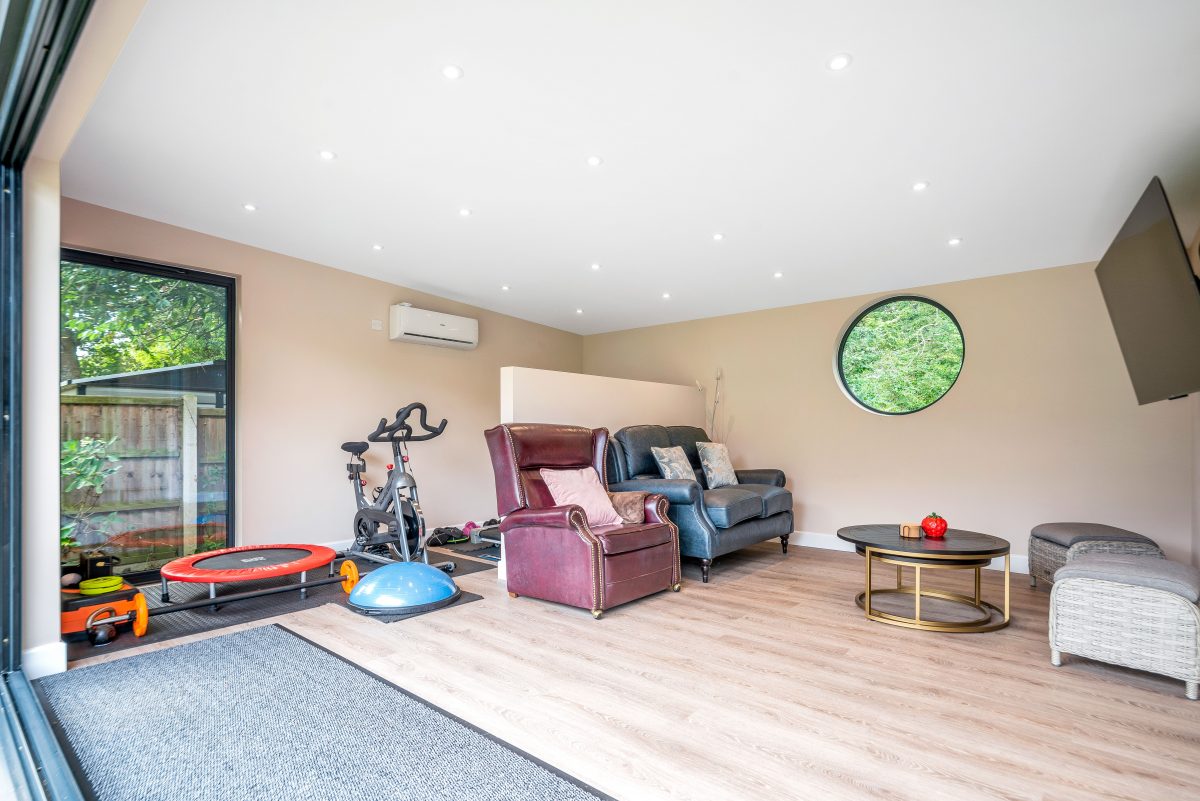 Granny Annexe Garden Room - Upminster, Essex