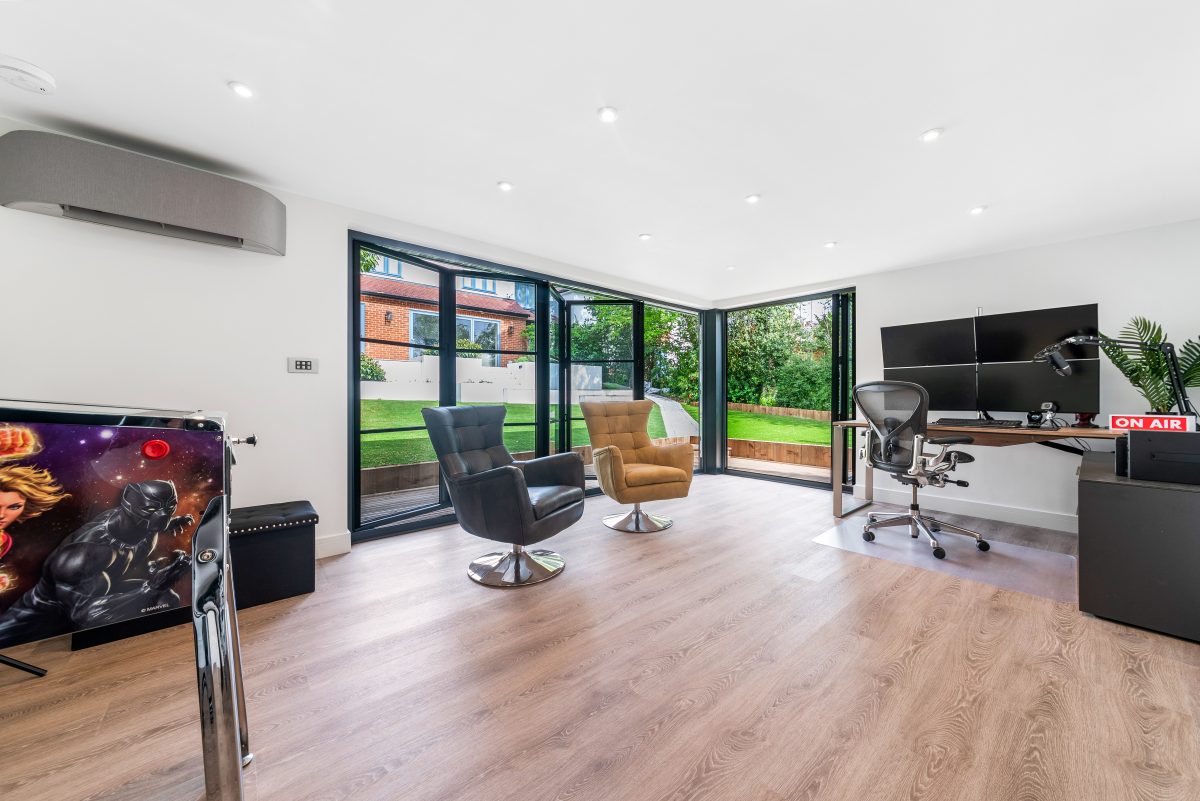 Garden Games Room & Recording Studio - Northwood, London