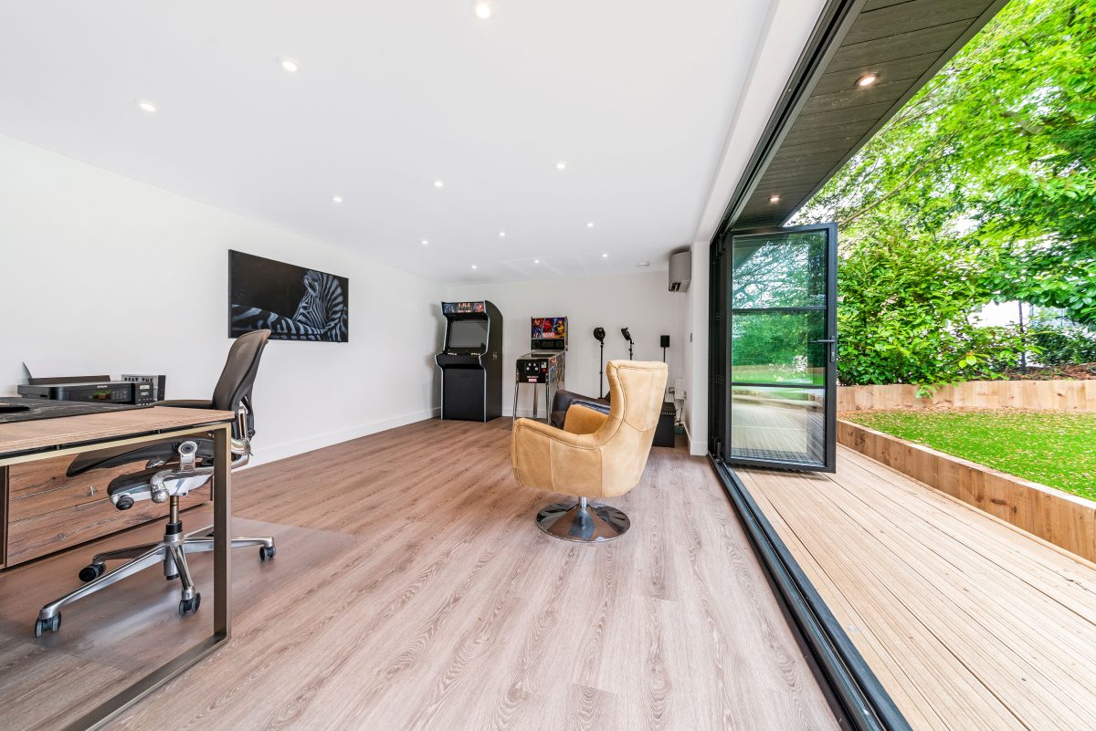 Garden Games Room & Recording Studio - Northwood, London