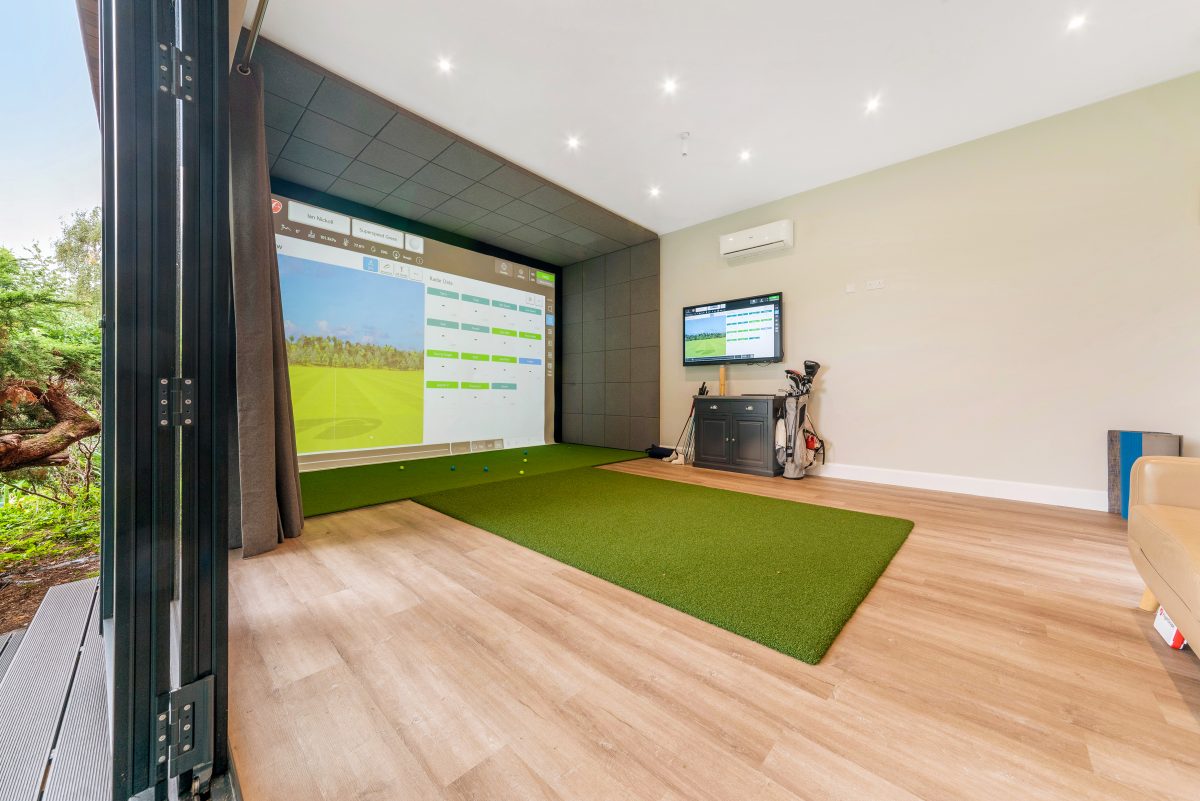 Bespoke Golf Simulator Garden Room – Kent